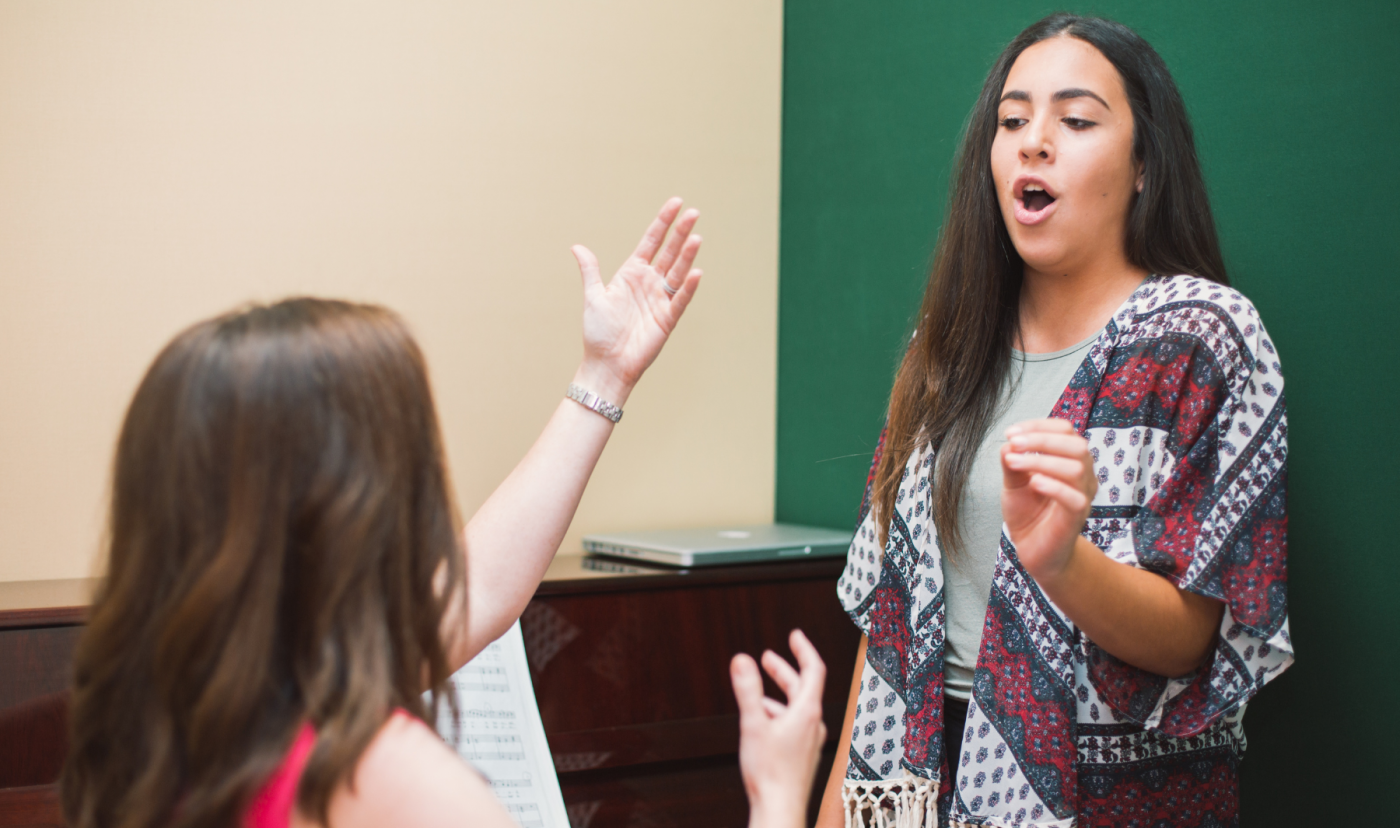 Por qué deberías considerar tomar clases de canto