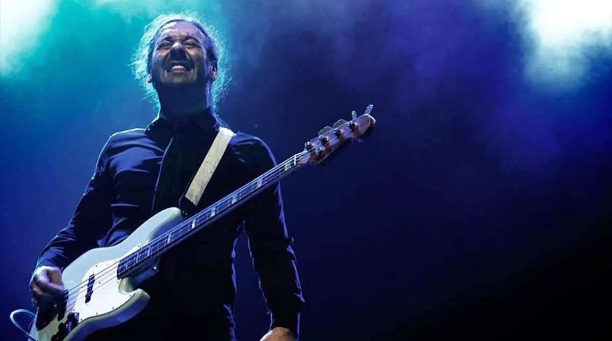 ¿Cuál es el Papel del Bajista en un Grupo de Música?