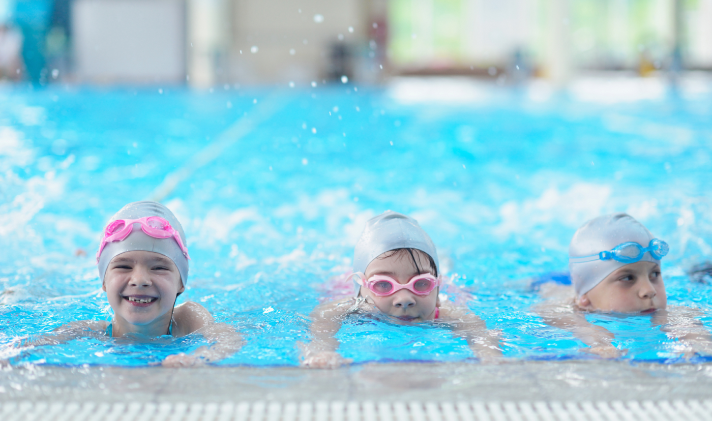 Dónde tomar clases de natación en Guadalajara todos los niveles